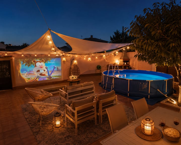 Casa Exclusiva Con Bodega Y Jardín Privado - Requena, España