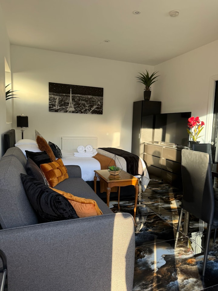 Studio G - Newly Renovated Private 1 Bed Studio - Nottingham
