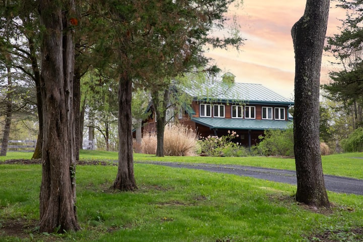 Peaceful Horse Farm
Loft Apartment - New Paltz, NY