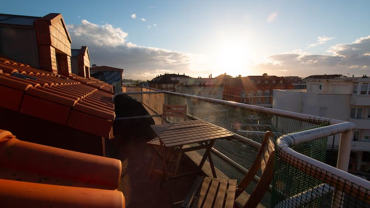 ÁTico Con Terraza · Playa 5 Min · Wifi + Parking - Solares
