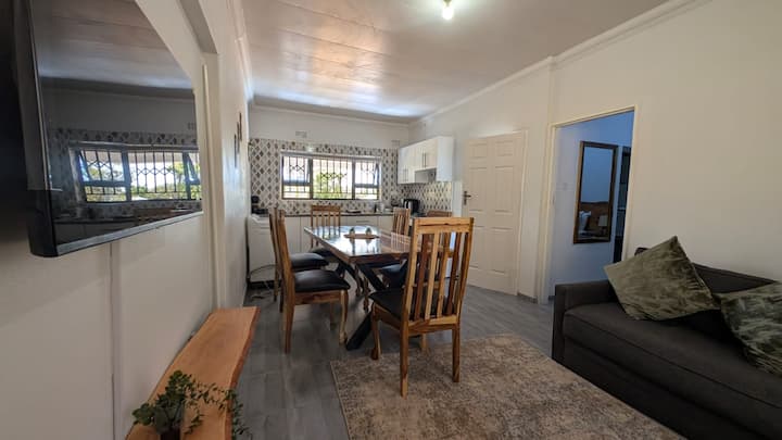 1‑bed Solar Cottage + Sofa Bed • Borehole • Wi-fi - Zimbabwe