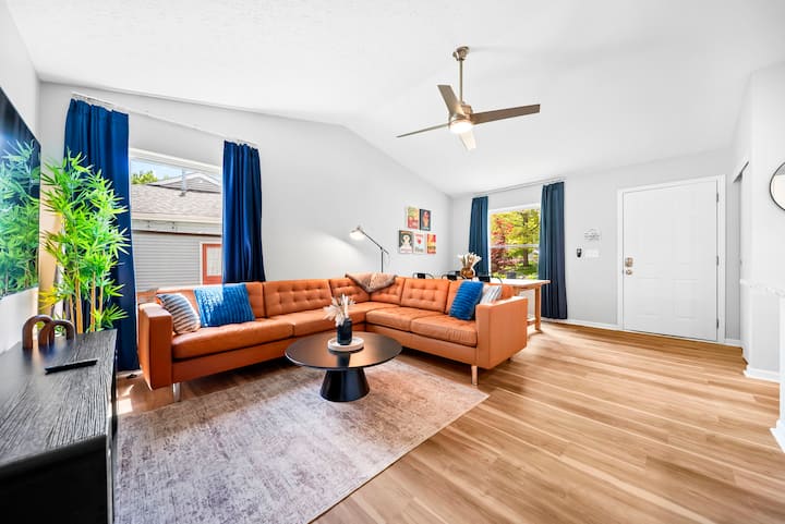 Modern 3 Bd 2 Fb Escape W/ Game Room And Huge Yard - 哥倫布