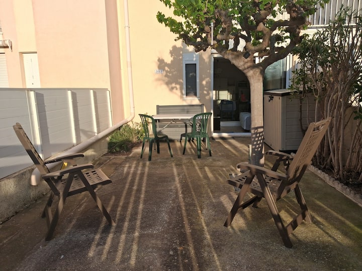 Charmant Studio à 300m De La Plage Avec Cour - Narbona
