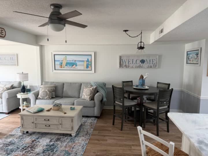 Calm & Cozy Escape With Scenic Views - Surfside Beach, SC