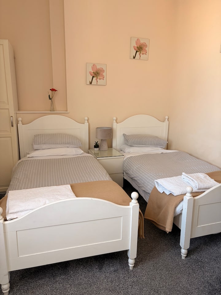 Twin Room In Jesmond, Newcastle. - Gateshead