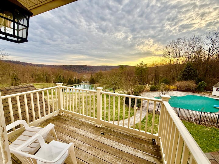 Villa Rosa Mountain Escape W/ Pool & Views - Montrose, PA