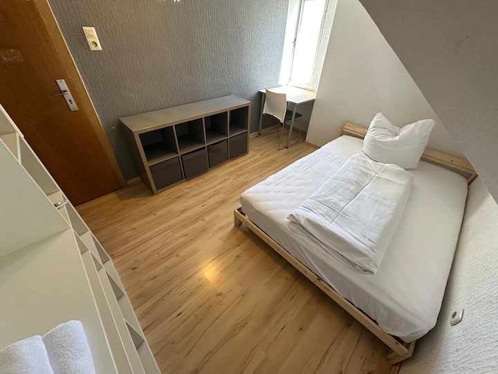 Zimmer Nahe Altstadt & Bahnhof + Parkplatz - Regensburg