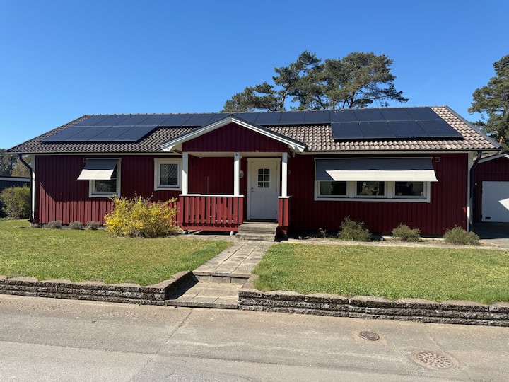 Villa I Lugnt Område I ÅHus - Åhus