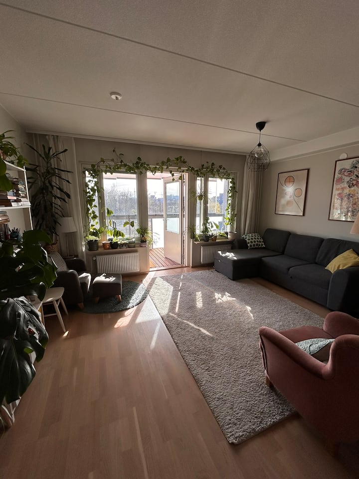 Luonnonrauhaisa Kolmio Hyvien Yhteyksien Varrella - Helsinki