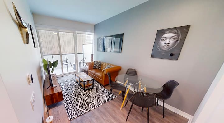 Modern Furnished Central Location 1 Bedroom Suite - Toronto
