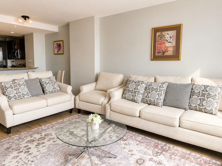 Luxury 2br Skyline View | Gym Parking - New Jersey