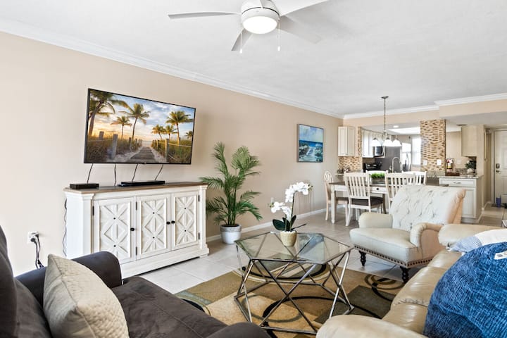 Oceanfront Condo W/ Balcony & Heated Pool! - Cocoa Beach, FL