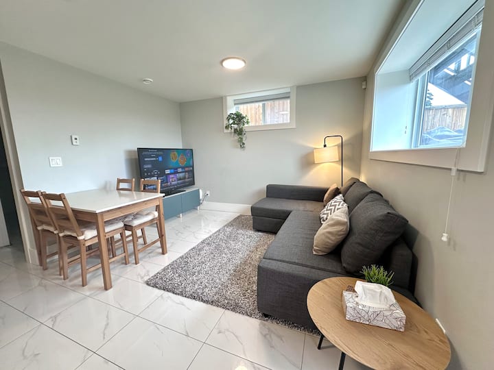 Private & Cozy 2br Suite | Sleeps 5 - Vancouver