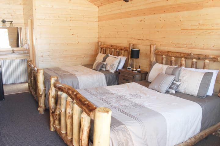 Stay @ Bryce Valley Lodging - Bryce Canyon City, UT