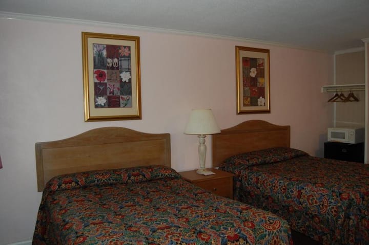 Easy Beach Access | Beachfront Stay With Sea View - Ocean City, MD
