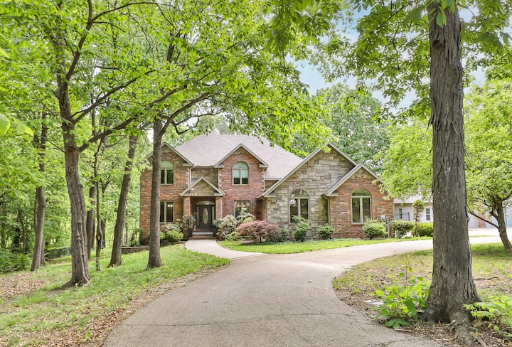 Nixa Casidy Station / Furnished Mid-term Rental! - Ozark, MO
