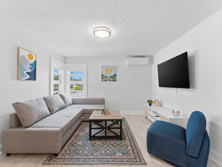 Clearwater Top Floor #3 - Clearwater, FL