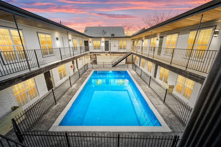 Relaxing 1br Stay | Pool Access & Free Parking - Fourth Ward - Houston