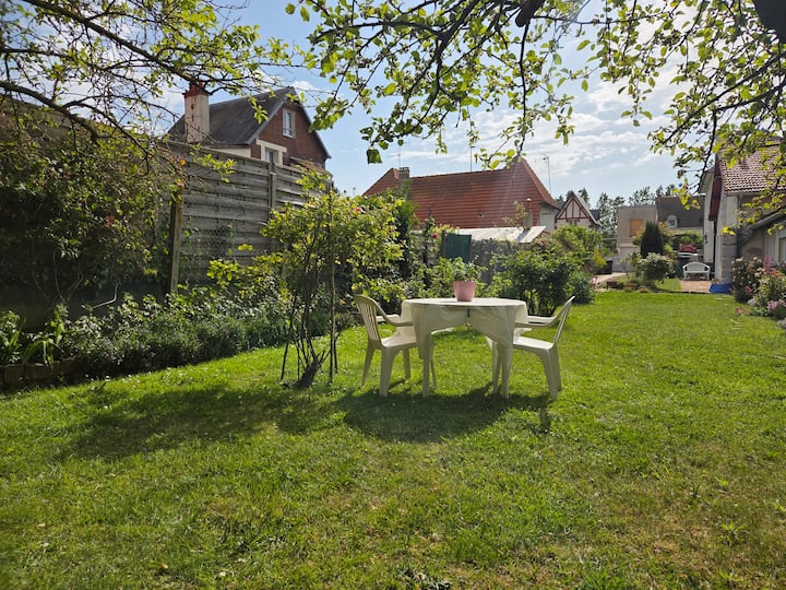 Grand Studio Au Calme Avec Jardin - Deauville