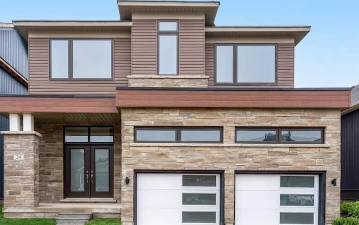 Wasaga Beach Getaway | Steps To The Sand & Sun - Wasaga Beach