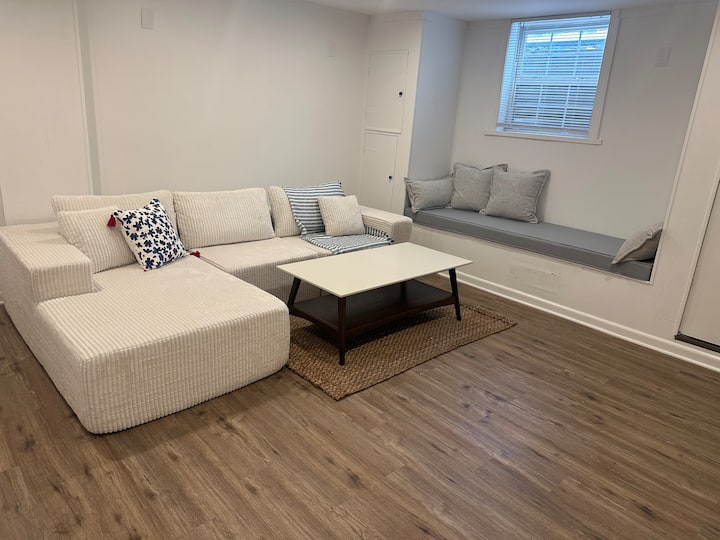 Townhouse In Arlington, One Block From Metro. - Arlington, VA