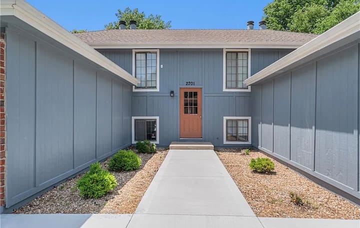 Blue Springs Retreat – 2br With Deck - Independence, MO