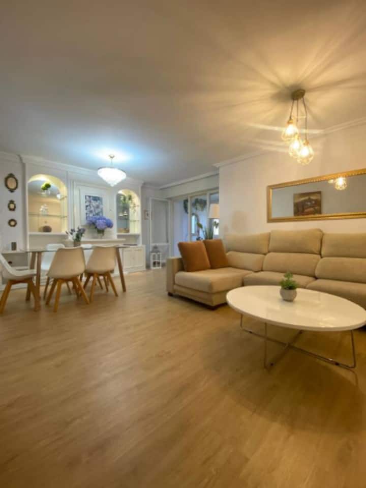 Apartamento Acogedor Con Garaje - Santa Cruz de Bezana
