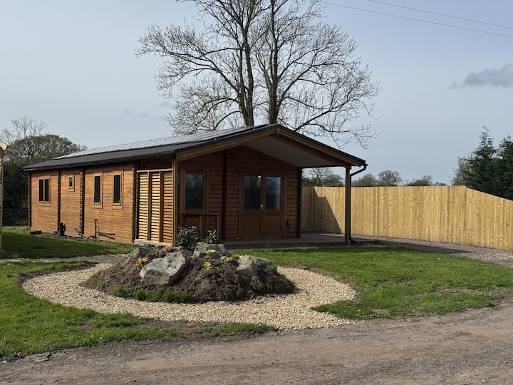 Oak Tree Cabins - Pine Lodge - North Wales