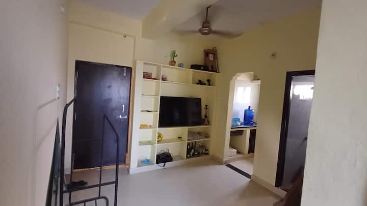 Hennessy040 | Couple Friendly - Medchal