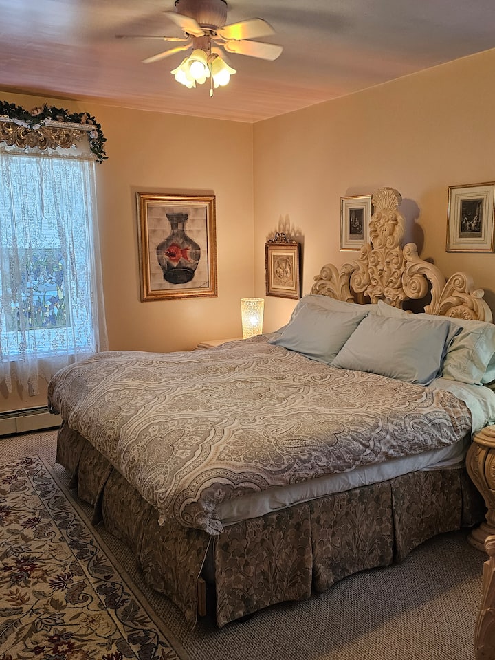 1854 Victorian Inn - The Sunset Clouds Suite For 2 - Windham, NY