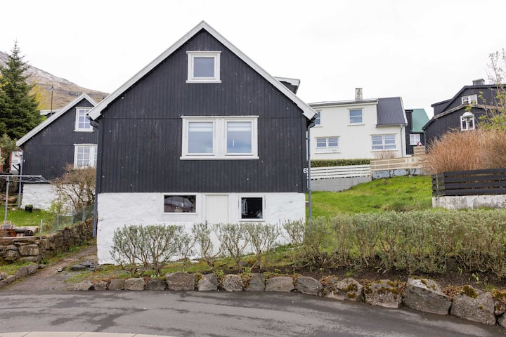Traditional Faroese House Near Airport - Faroe Islands