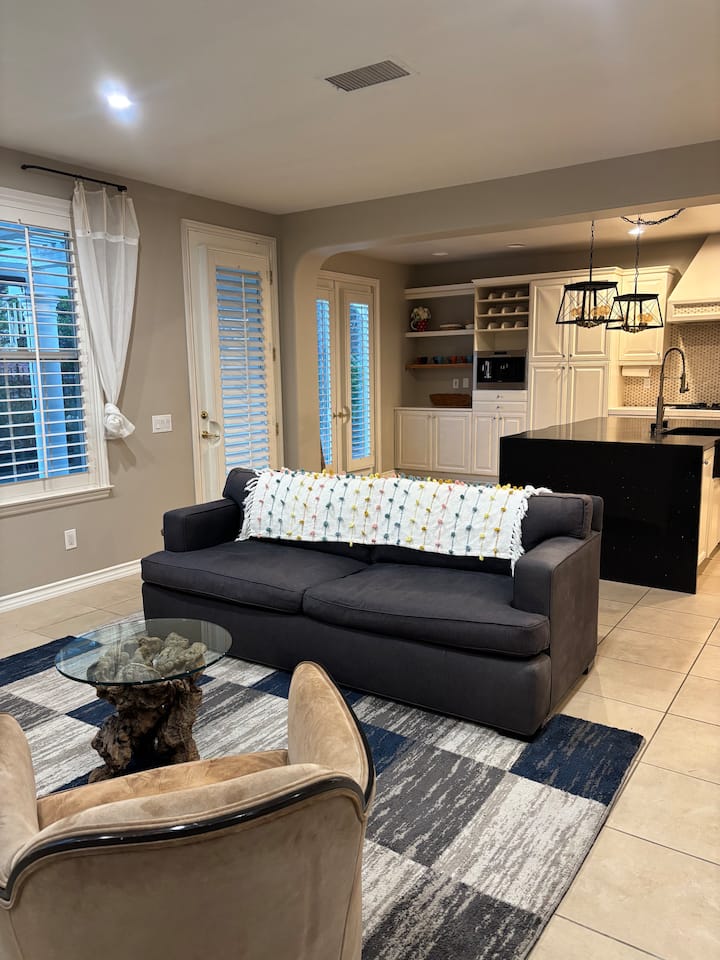 Spacious 3bedroom House - Santa Clarita, CA