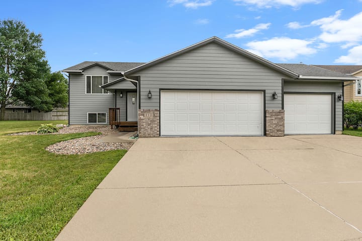 Pet Friendly Family Retreat With Full Kitchen - Palisades State Park, Garretson
