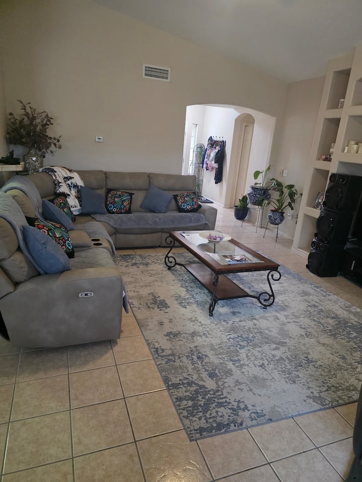 Single Professional Residence Comfortable Clean - Santa Teresa, NM