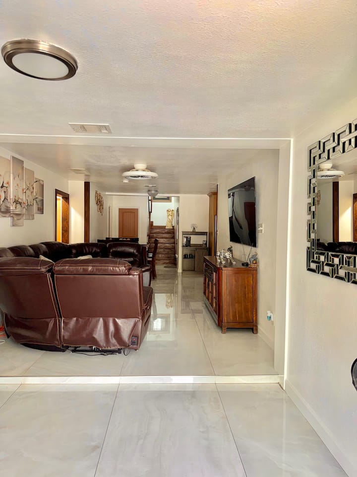 Dallas Modern Home: 10 Mins From Everything! - Lancaster, TX