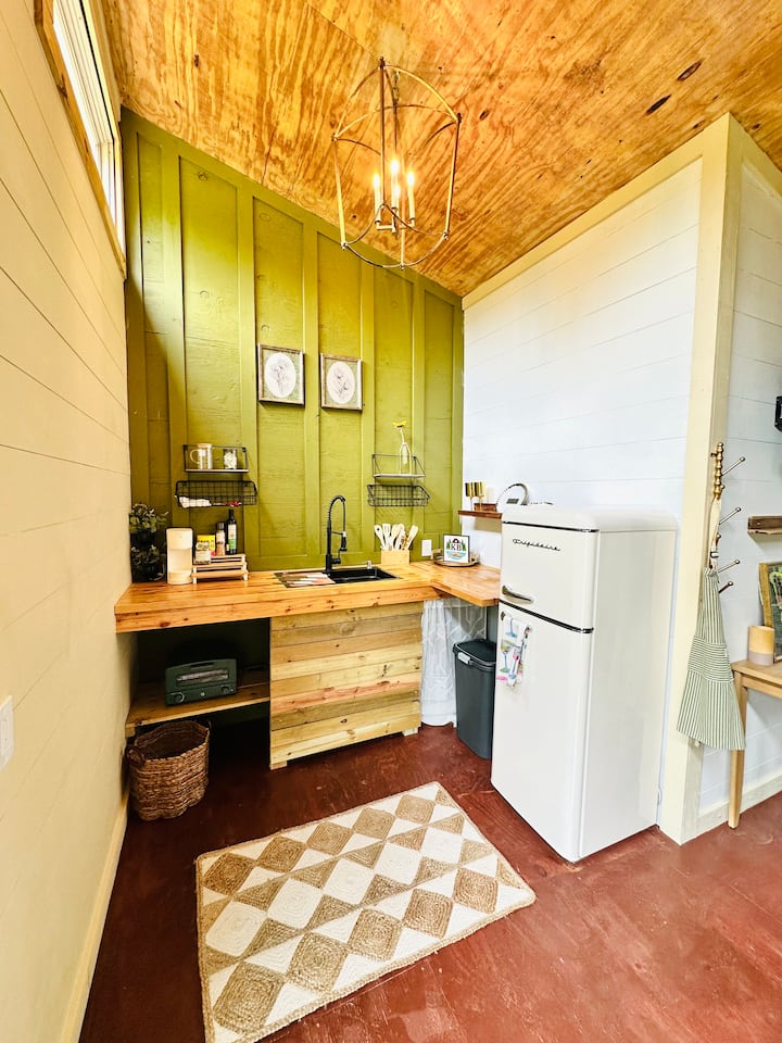 River Cabin On 20 Acres - Folsom, LA