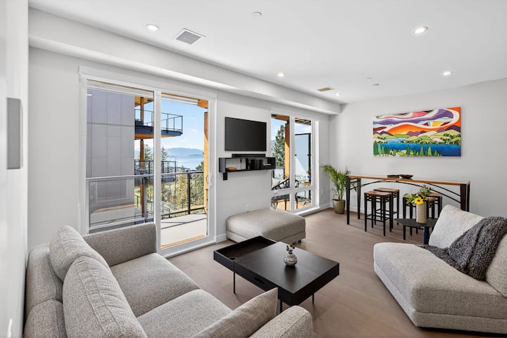 Zara | Altura Lakeview • Sunset Balcony Retreat - Lake Country