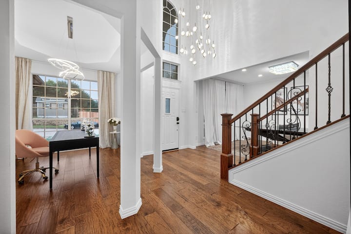 Modern Dfw Getaway Near Airport | 2br Luxury - Roanoke, TX