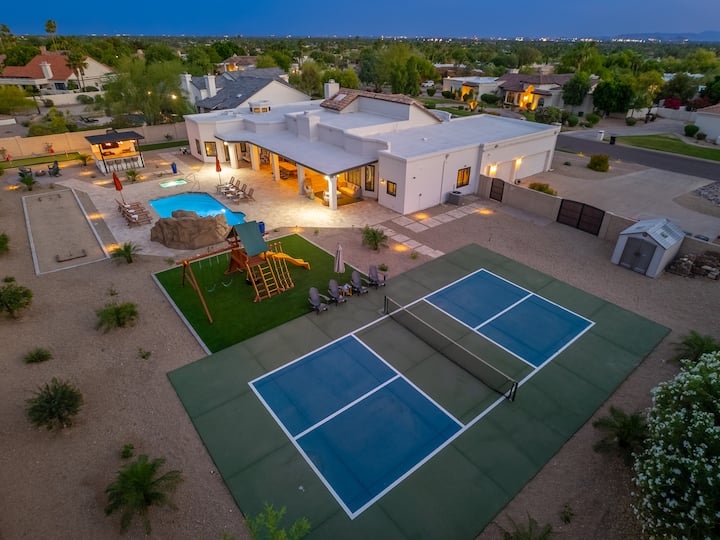 Luxury Waterslide Resort+pickleball+arcade+spa - Scottsdale, AZ