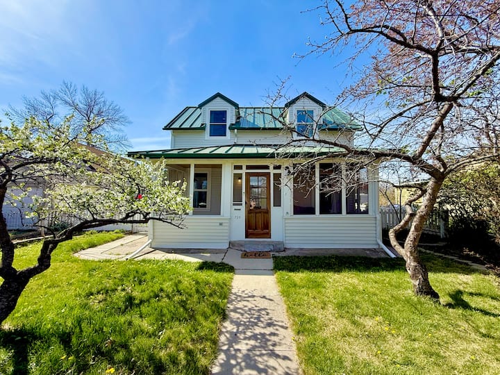 Updated 3br Home Near Downtown, River + Big Yard - Great Falls, MT