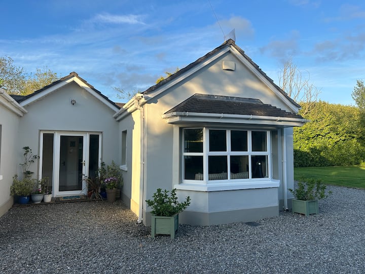 Serenity Cottage Beside - Newbridge & Punchestown - Naas