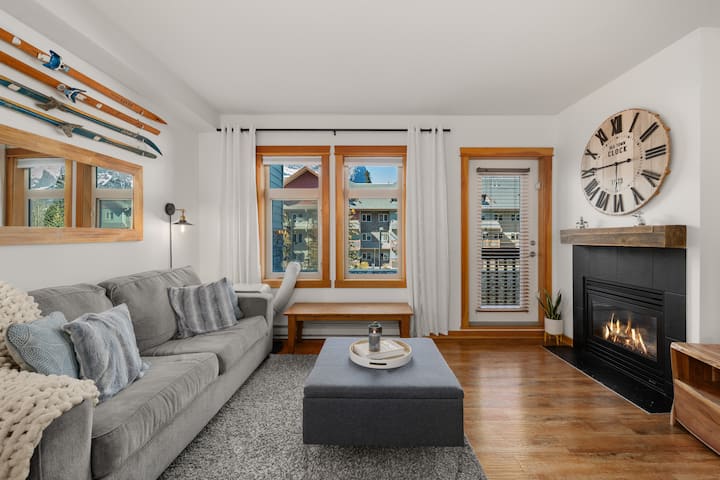 Walk To Downtown | Pool & Hottubs | 20min To Banff - Canmore