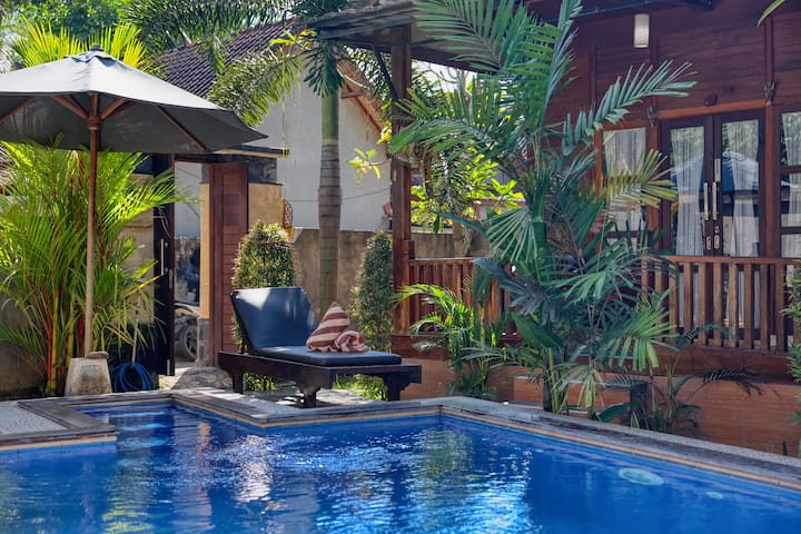 Private Group Retreat With Pool, Madeira Inn Villa - Indonesia