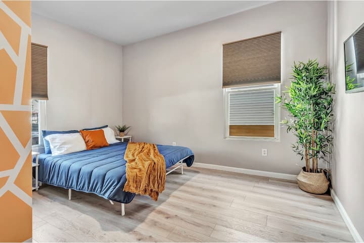 1br/1ba Pet-friendly Garden Level Stay Near Yale - New Haven, CT