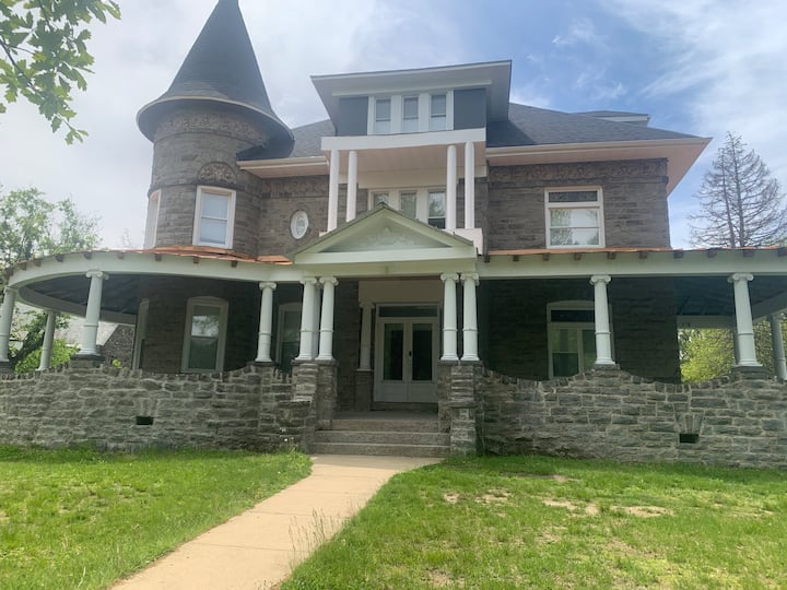 Historic 1bdrm Bnb (Gourmet Kitchen + Park) - Media, PA
