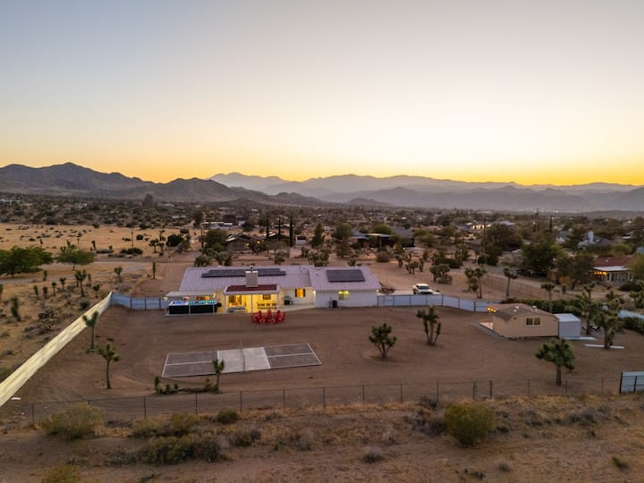 Sun & Rally Retreat | Dual Swim Spa | Pickleball - Yucca Valley, CA