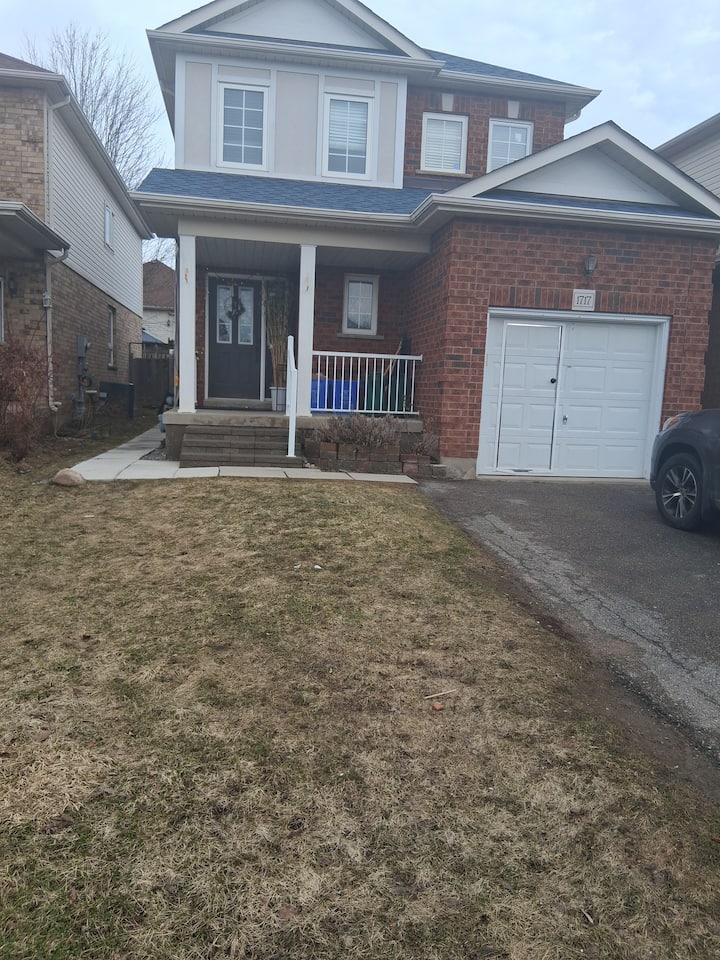 Cozy 1br Basement For 4/private Entry/free Parking - Oshawa