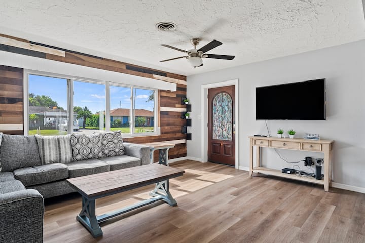 Anna Maria Island Retreat For Special Events - Bradenton, FL