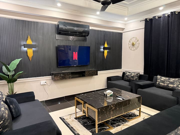 Your Next Favourite Stay | Stylish 2br | Central - Pakistan