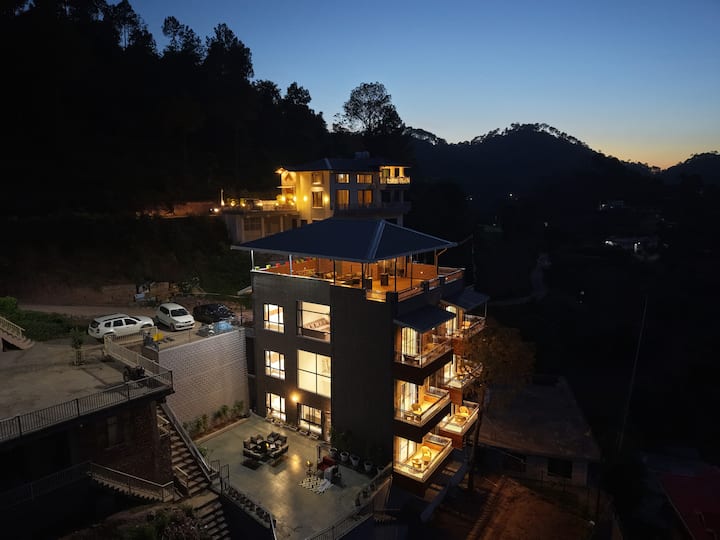 5bhk Apartment W/panoramic Views & Outdoor Seating - Solan